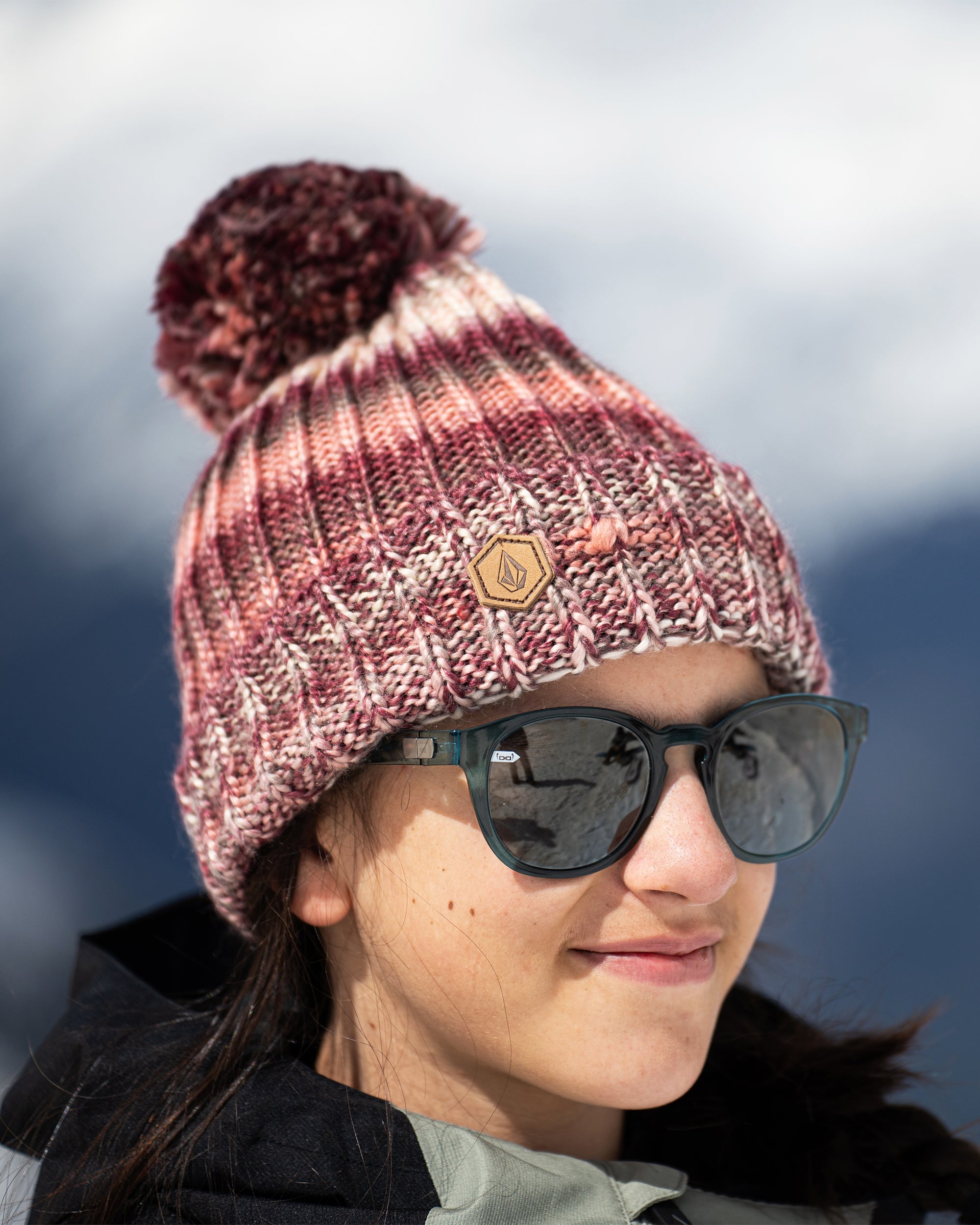 Bonnet V.Co Lyra Bobble - Burgundy - Femme - Volcom France - Garantie 2 ans